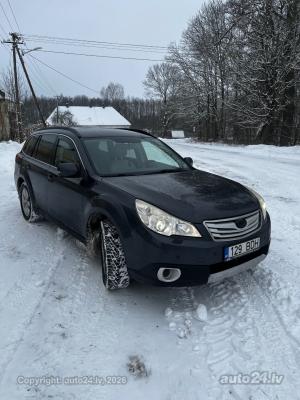 Pelēks Subaru Outback 2010 Tallina, ar dzinēja tilpumu 2.50 L un nobraukumu 300 tūkst. km par 5200 €, foto  vietnē AUTOMOTO.COM.LV