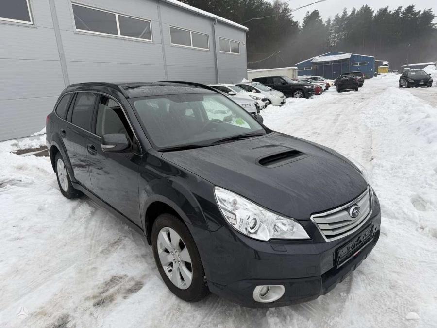 Grey Subaru Outback 2010 in Vilnius, with an engine capacity of 2.00 L and mileage of 188 thousand km for 4450 €, photo 3 on AUTOMOTO.COM.LV