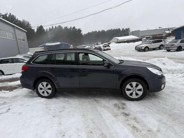 Pelēks Subaru Outback 2010 Viļņa, ar dzinēja tilpumu 2.00 L un nobraukumu 188 tūkst. km par 4450 €, foto 4 vietnē AUTOMOTO.COM.LV