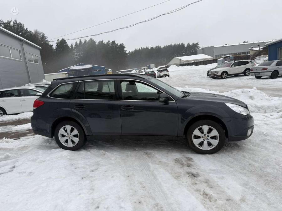 Grey Subaru Outback 2010 in Vilnius, with an engine capacity of 2.00 L and mileage of 188 thousand km for 4450 €, photo 4 on AUTOMOTO.COM.LV