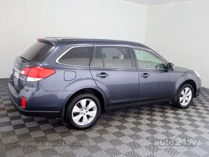 Pelēks Subaru Outback 2010 Tallina, ar dzinēja tilpumu 2.50 L un nobraukumu 159 tūkst. km par 2999 €, foto 4 vietnē AUTOMOTO.COM.LV