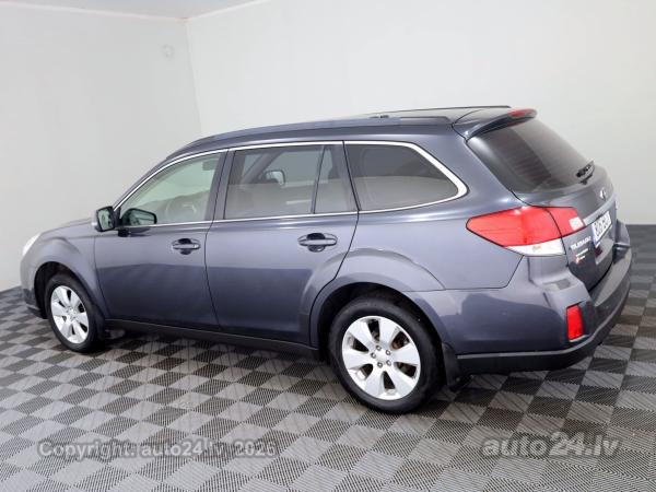 Pelēks Subaru Outback 2010 Tallina, ar dzinēja tilpumu 2.50 L un nobraukumu 159 tūkst. km par 2999 €, foto 4 vietnē AUTOMOTO.COM.LV