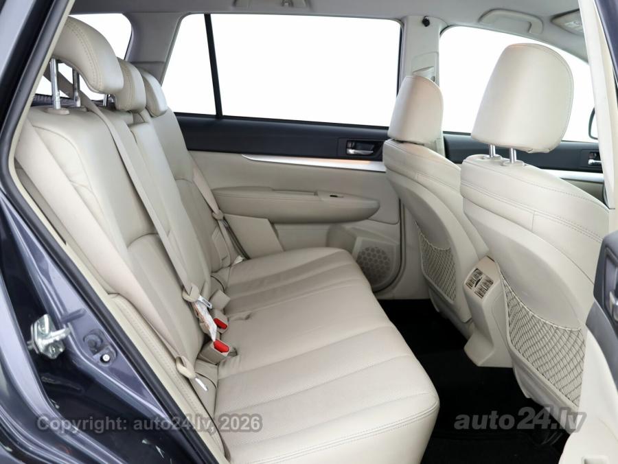 Pelēks Subaru Outback 2010 Tallina, ar dzinēja tilpumu 2.50 L un nobraukumu 159 tūkst. km par 2999 €, foto 8 vietnē AUTOMOTO.COM.LV