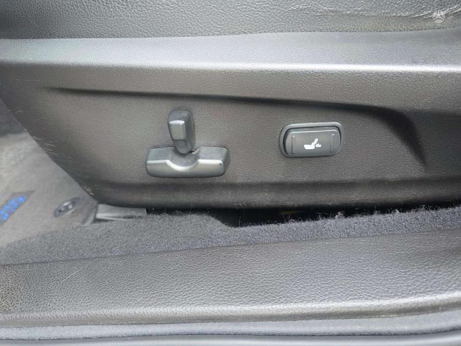 Pelēks Subaru Outback 2010 Utena, ar dzinēja tilpumu 2.46 L un nobraukumu 270 tūkst. km par 7750 €, foto 17 vietnē AUTOMOTO.COM.LV