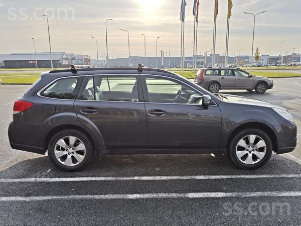 Grey Subaru Outback 2010 in Riga, with an engine capacity of 2.50 L and mileage of 422 thousand km for 3500 €, photo 5 on AUTOMOTO.COM.LV