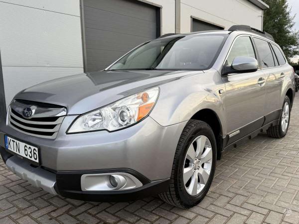 Grey Subaru Outback 2010 in Vilnius, with an engine capacity of 2.46 L and mileage of 290 thousand km for 4200 €, photo 1 on AUTOMOTO.COM.LV