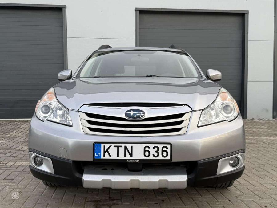 Pelēks Subaru Outback 2010 Viļņa, ar dzinēja tilpumu 2.46 L un nobraukumu 290 tūkst. km par 4200 €, foto 3 vietnē AUTOMOTO.COM.LV