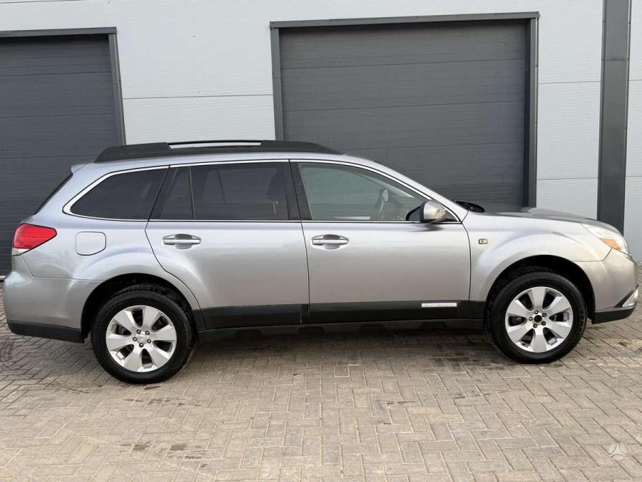 Pelēks Subaru Outback 2010 Viļņa, ar dzinēja tilpumu 2.46 L un nobraukumu 290 tūkst. km par 4200 €, foto 5 vietnē AUTOMOTO.COM.LV
