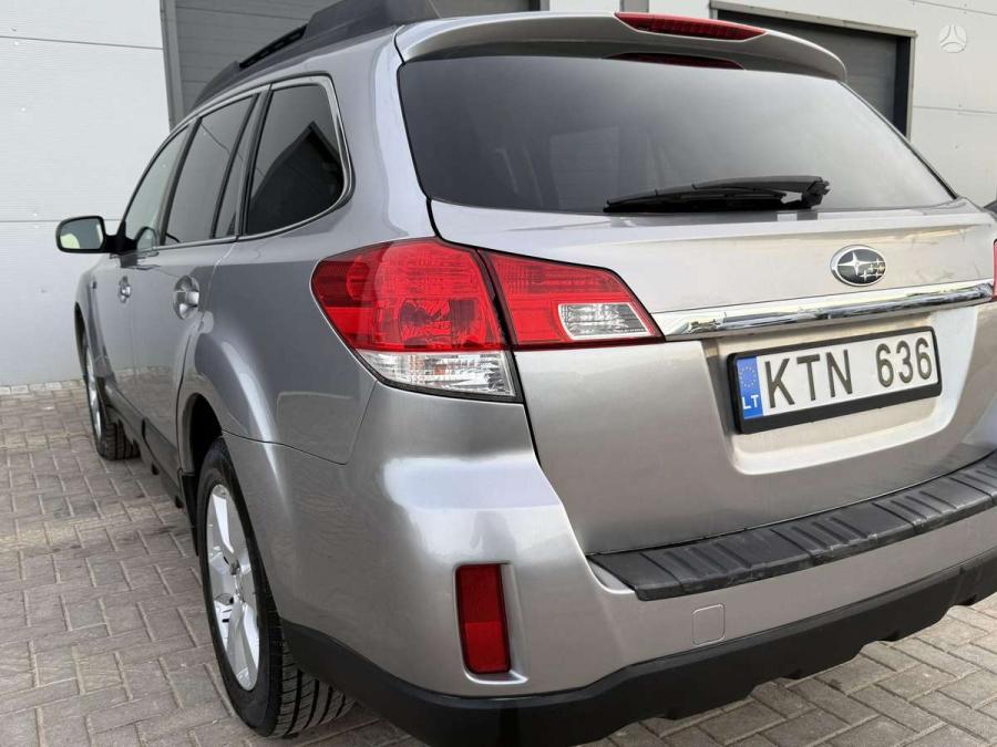 Pelēks Subaru Outback 2010 Viļņa, ar dzinēja tilpumu 2.46 L un nobraukumu 290 tūkst. km par 4200 €, foto 9 vietnē AUTOMOTO.COM.LV
