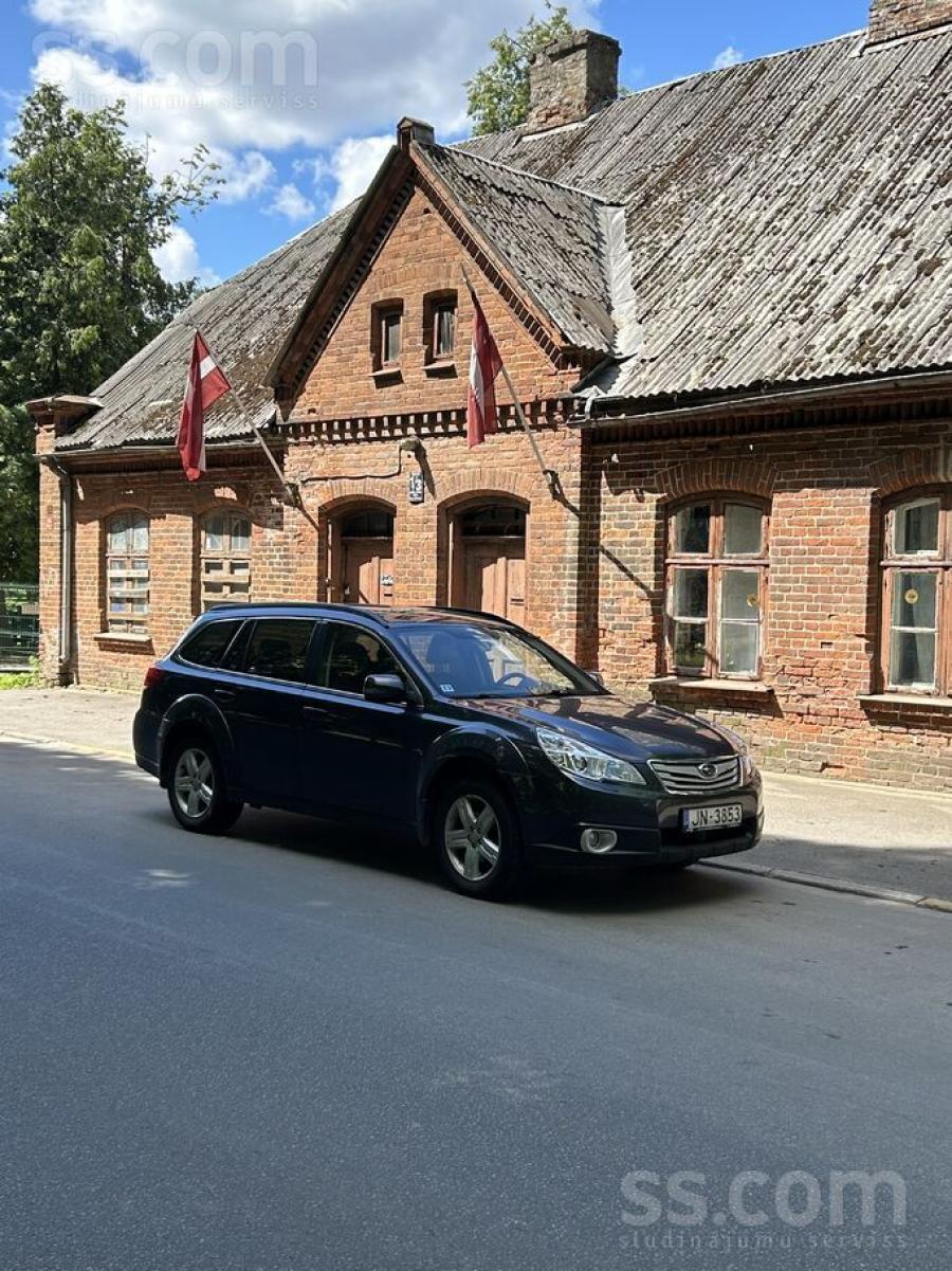 Grey Subaru Outback 2011 in Riga, with an engine capacity of 2.50 L and mileage of 0 thousand km for 5500 €, photo 2 on AUTOMOTO.COM.LV