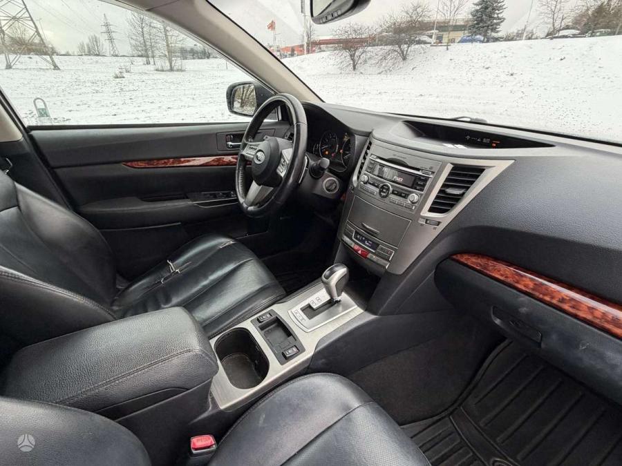 Pelēks Subaru Outback 2011 Viļņa, ar dzinēja tilpumu 2.50 L un nobraukumu 310 tūkst. km par 3100 €, foto 16 vietnē AUTOMOTO.COM.LV