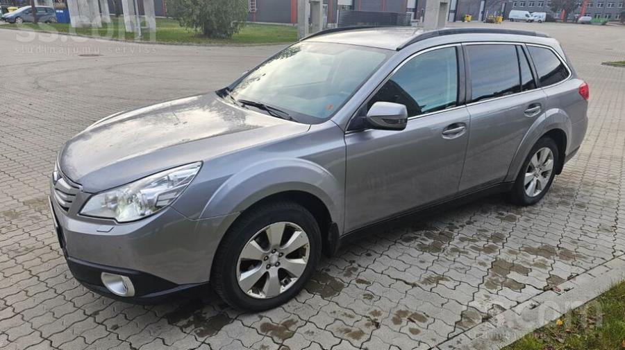 Grey Subaru Outback 2011 in Riga, with an engine capacity of 2.50 L and mileage of 278 thousand km for 4300 €, photo 1 on AUTOMOTO.COM.LV