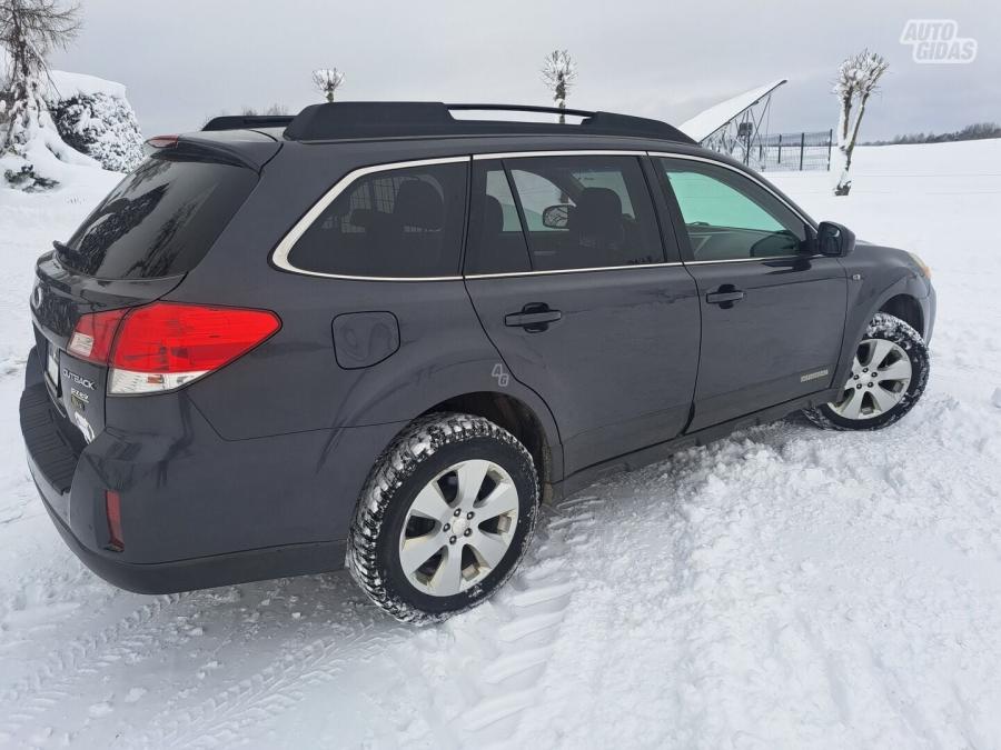 Pelēks Subaru Outback 2011 Plungė, ar dzinēja tilpumu 2.50 L un nobraukumu 243 tūkst. km par 3000 €, foto 4 vietnē AUTOMOTO.COM.LV