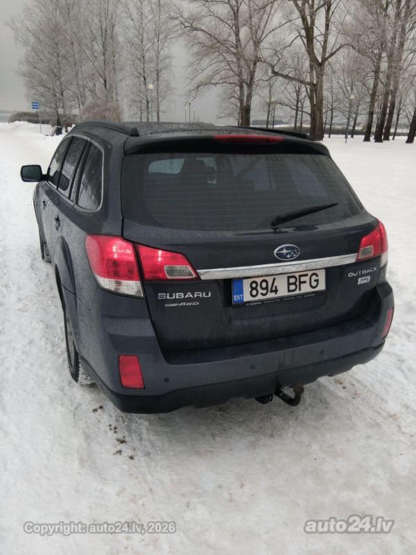Grey Subaru Outback 2011 in Tallinn, with an engine capacity of 2.00 L and mileage of 199 thousand km for 4999 €, photo 3 on AUTOMOTO.COM.LV