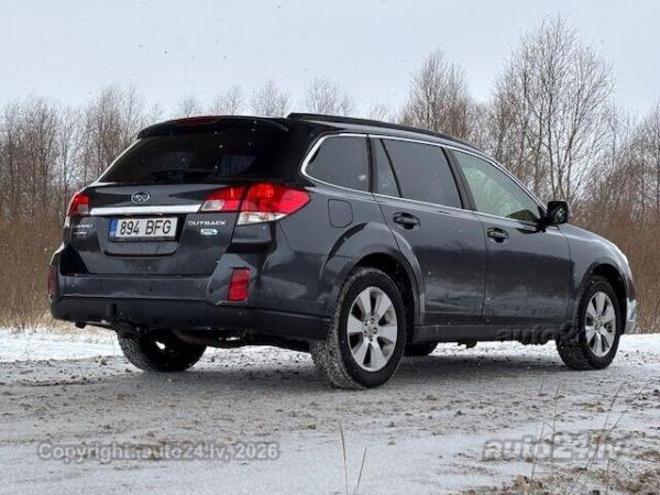 Grey Subaru Outback 2011 in Tallinn, with an engine capacity of 2.00 L and mileage of 198 thousand km for 4990 €, photo 4 on AUTOMOTO.COM.LV