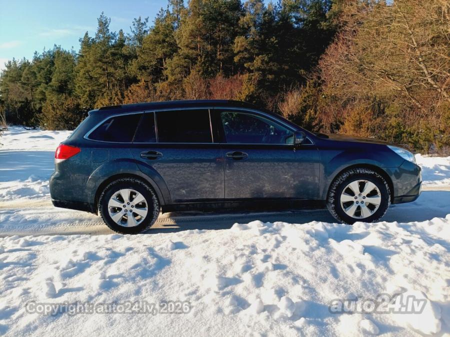 Pelēks Subaru Outback 2011 Kuresāre, ar dzinēja tilpumu 3.60 L un nobraukumu 295 tūkst. km par 5600 €, foto 4 vietnē AUTOMOTO.COM.LV