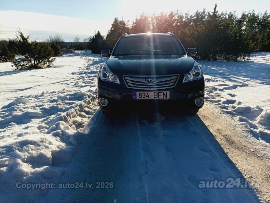 Pelēks Subaru Outback 2011 Kuresāre, ar dzinēja tilpumu 3.60 L un nobraukumu 295 tūkst. km par 5600 €, foto 6 vietnē AUTOMOTO.COM.LV