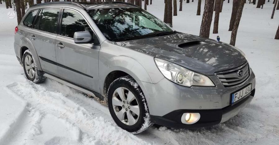 Grey Subaru Outback 2011 in Kaunas, with an engine capacity of 2.00 L and mileage of 246 thousand km for 5555 €, photo 2 on AUTOMOTO.COM.LV