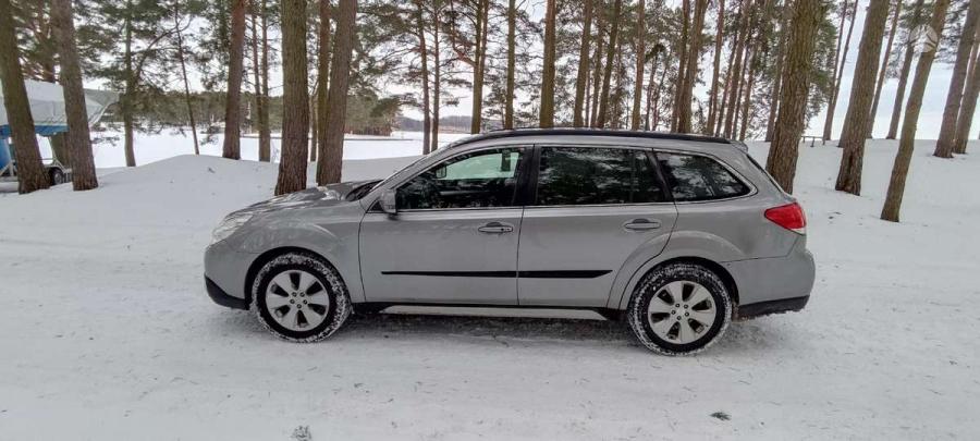 Grey Subaru Outback 2011 in Kaunas, with an engine capacity of 2.00 L and mileage of 246 thousand km for 5555 €, photo 4 on AUTOMOTO.COM.LV