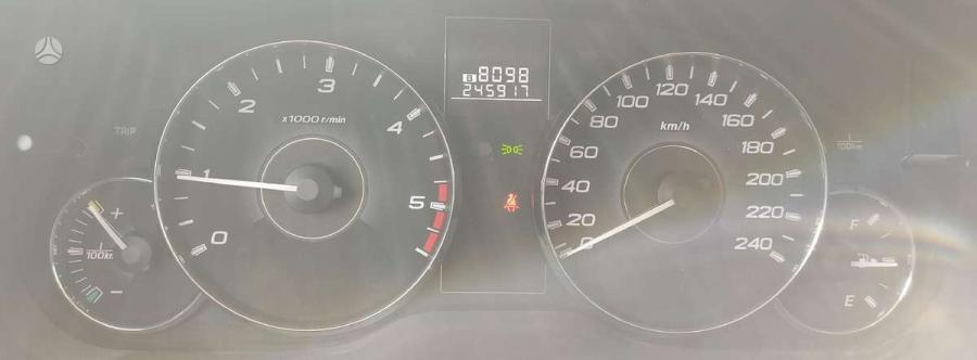 Grey Subaru Outback 2011 in Kaunas, with an engine capacity of 2.00 L and mileage of 246 thousand km for 5555 €, photo 8 on AUTOMOTO.COM.LV