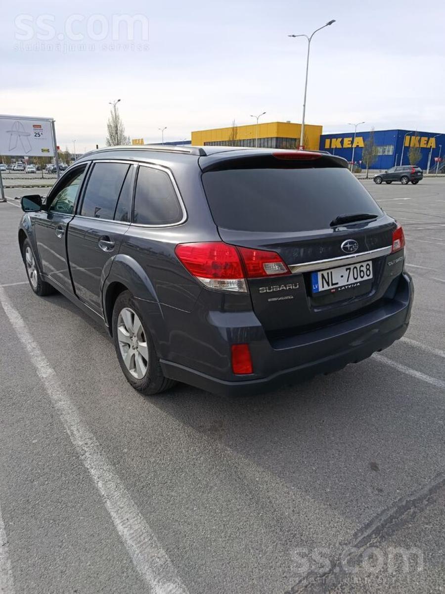 Grey Subaru Outback 2011 in Riga, with an engine capacity of 2.50 L and mileage of 274 thousand km for 6250 €, photo 3 on AUTOMOTO.COM.LV