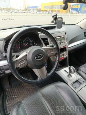 Grey Subaru Outback 2011 in Riga, with an engine capacity of 2.50 L and mileage of 274 thousand km for 6250 €, photo 7 on AUTOMOTO.COM.LV