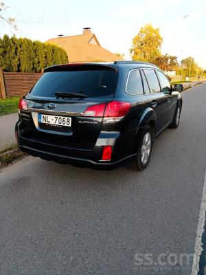 Grey Subaru Outback 2011 in Riga, with an engine capacity of 2.50 L and mileage of 280 thousand km for 5750 €, photo 5 on AUTOMOTO.COM.LV