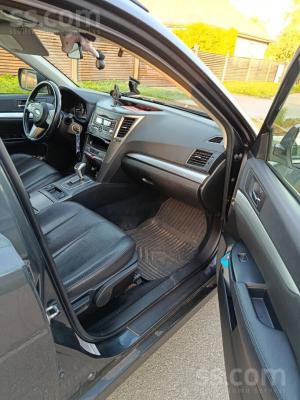 Grey Subaru Outback 2011 in Riga, with an engine capacity of 2.50 L and mileage of 280 thousand km for 5750 €, photo 7 on AUTOMOTO.COM.LV