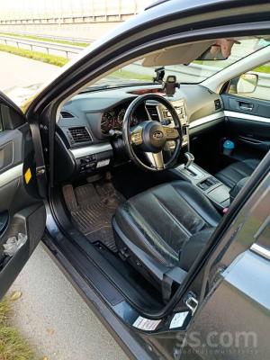Grey Subaru Outback 2011 in Riga, with an engine capacity of 2.50 L and mileage of 280 thousand km for 5750 €, photo 10 on AUTOMOTO.COM.LV