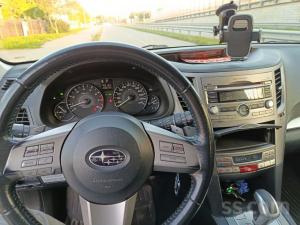 Grey Subaru Outback 2011 in Riga, with an engine capacity of 2.50 L and mileage of 280 thousand km for 5750 €, photo 11 on AUTOMOTO.COM.LV