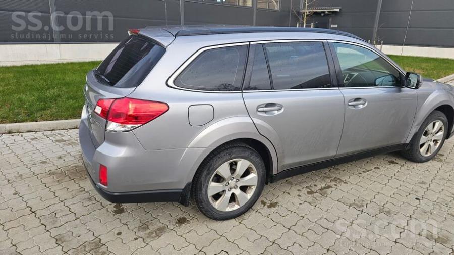 Grey Subaru Outback 2011 in Riga, with an engine capacity of 2.50 L and mileage of 278 thousand km for 4700 €, photo 8 on AUTOMOTO.COM.LV