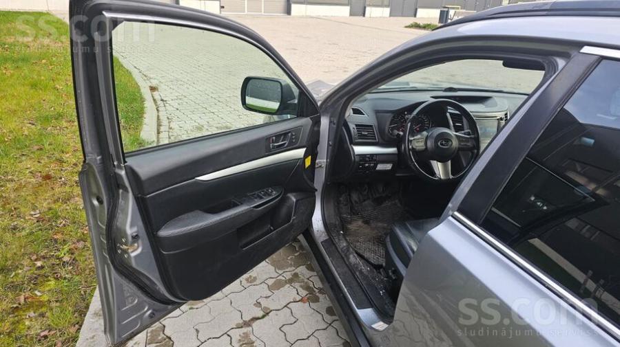 Grey Subaru Outback 2011 in Riga, with an engine capacity of 2.50 L and mileage of 278 thousand km for 4700 €, photo 13 on AUTOMOTO.COM.LV