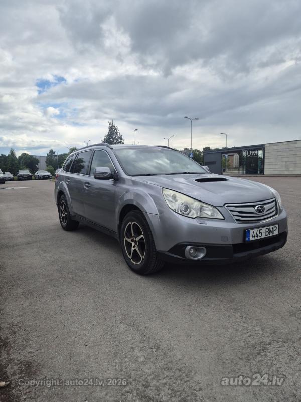 Pelēks Subaru Outback 2011 Tallina, ar dzinēja tilpumu 2.00 L un nobraukumu 210 tūkst. km par 3300 €, foto 2 vietnē AUTOMOTO.COM.LV