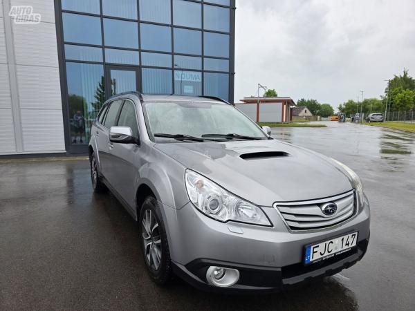 Grey Subaru Outback 2011 in Kretinga, with an engine capacity of 2.00 L and mileage of 256 thousand km for 2600 €, photo 2 on AUTOMOTO.COM.LV
