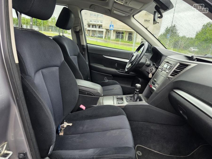 Grey Subaru Outback 2011 in Kretinga, with an engine capacity of 2.00 L and mileage of 256 thousand km for 2600 €, photo 12 on AUTOMOTO.COM.LV