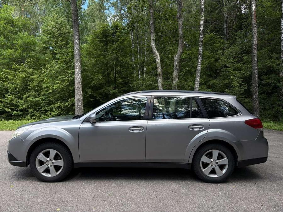 Pelēks Subaru Outback 2011 Alīta, ar dzinēja tilpumu 2.00 L un nobraukumu 284 tūkst. km par 3950 €, foto 3 vietnē AUTOMOTO.COM.LV