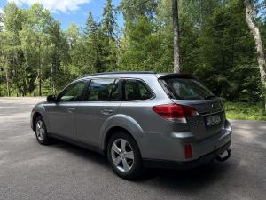 Pelēks Subaru Outback 2011 Alīta, ar dzinēja tilpumu 2.00 L un nobraukumu 284 tūkst. km par 3950 €, foto 4 vietnē AUTOMOTO.COM.LV