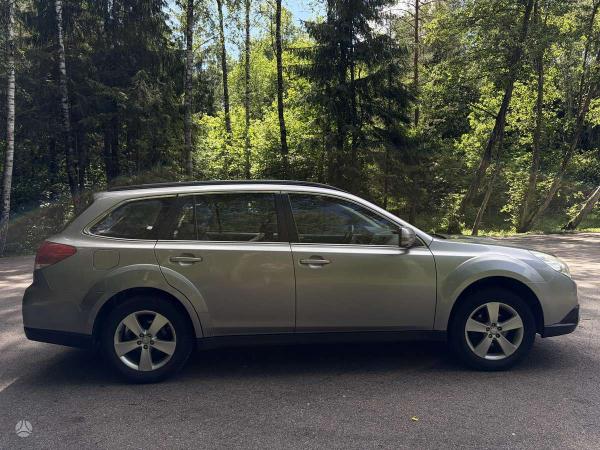 Grey Subaru Outback 2011 in Alytus, with an engine capacity of 2.00 L and mileage of 284 thousand km for 3950 €, photo 5 on AUTOMOTO.COM.LV