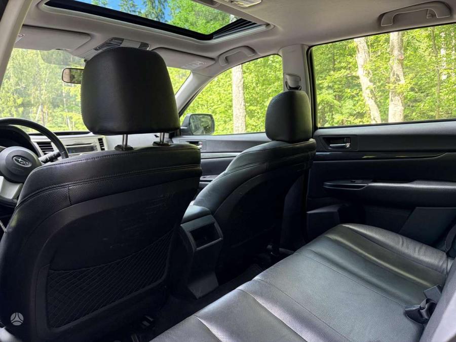 Pelēks Subaru Outback 2011 Alīta, ar dzinēja tilpumu 2.00 L un nobraukumu 284 tūkst. km par 3950 €, foto 10 vietnē AUTOMOTO.COM.LV