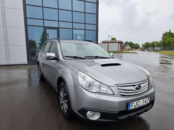 Grey Subaru Outback 2011 in Kretinga, with an engine capacity of 2.00 L and mileage of 255 thousand km for 2800 €, photo 1 on AUTOMOTO.COM.LV