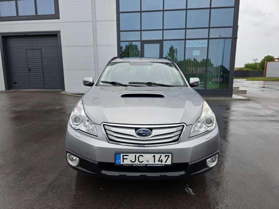 Pelēks Subaru Outback 2011 Kretinga, ar dzinēja tilpumu 2.00 L un nobraukumu 255 tūkst. km par 2800 €, foto 3 vietnē AUTOMOTO.COM.LV