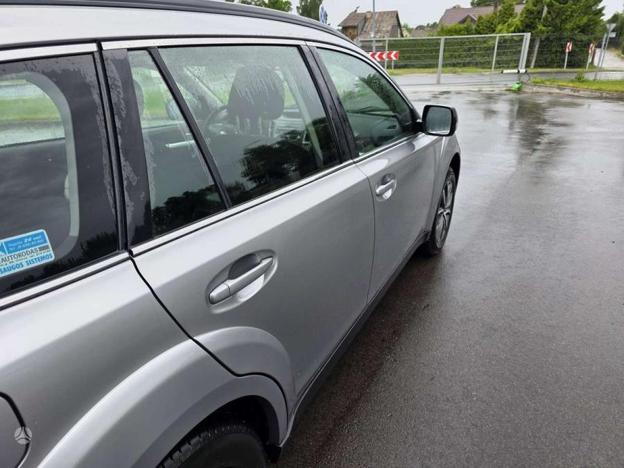 Pelēks Subaru Outback 2011 Kretinga, ar dzinēja tilpumu 2.00 L un nobraukumu 255 tūkst. km par 2800 €, foto 4 vietnē AUTOMOTO.COM.LV