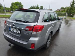 Pelēks Subaru Outback 2011 Kretinga, ar dzinēja tilpumu 2.00 L un nobraukumu 255 tūkst. km par 2800 €, foto 5 vietnē AUTOMOTO.COM.LV