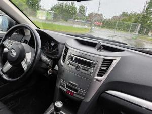 Pelēks Subaru Outback 2011 Kretinga, ar dzinēja tilpumu 2.00 L un nobraukumu 255 tūkst. km par 2800 €, foto 14 vietnē AUTOMOTO.COM.LV