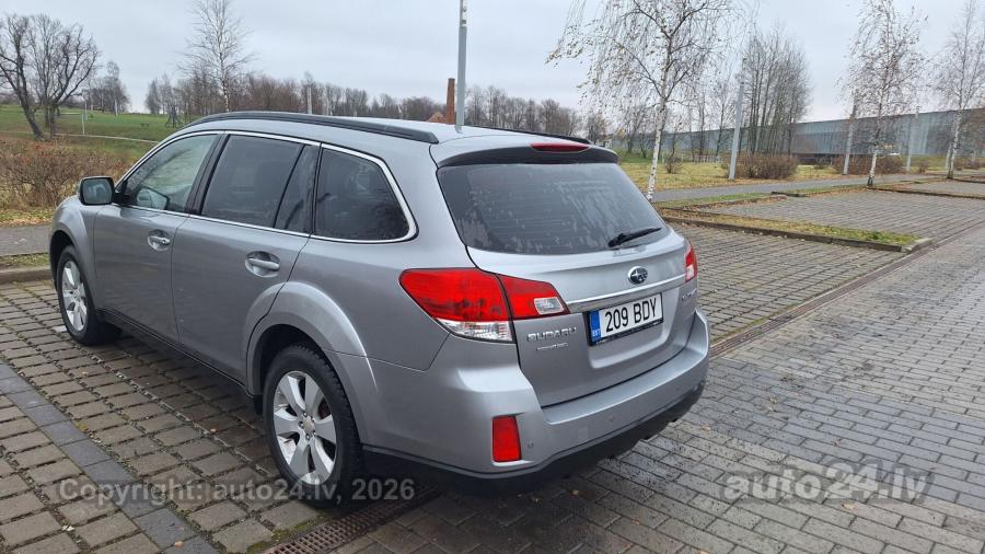 Pelēks Subaru Outback 2011 Tallina, ar dzinēja tilpumu 2.50 L un nobraukumu 216 tūkst. km par 5900 €, foto 4 vietnē AUTOMOTO.COM.LV