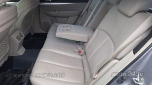 Pelēks Subaru Outback 2011 Tallina, ar dzinēja tilpumu 2.50 L un nobraukumu 216 tūkst. km par 5900 €, foto 12 vietnē AUTOMOTO.COM.LV