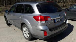 Grey Subaru Outback 2011 in Vilnius, with an engine capacity of 2.46 L and mileage of 147 thousand km for 6850 €, photo 4 on AUTOMOTO.COM.LV