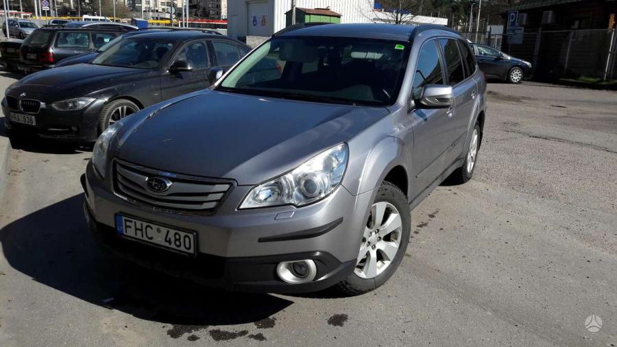 Grey Subaru Outback 2011 in Vilnius, with an engine capacity of 2.46 L and mileage of 147 thousand km for 6850 €, photo 5 on AUTOMOTO.COM.LV