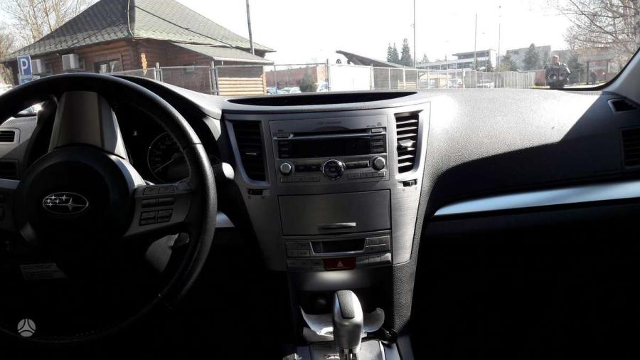 Grey Subaru Outback 2011 in Vilnius, with an engine capacity of 2.46 L and mileage of 147 thousand km for 6850 €, photo 6 on AUTOMOTO.COM.LV