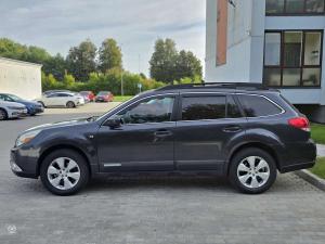 Grey Subaru Outback 2011 in Vilnius, with an engine capacity of 2.46 L and mileage of 330 thousand km for 3000 €, photo 9 on AUTOMOTO.COM.LV